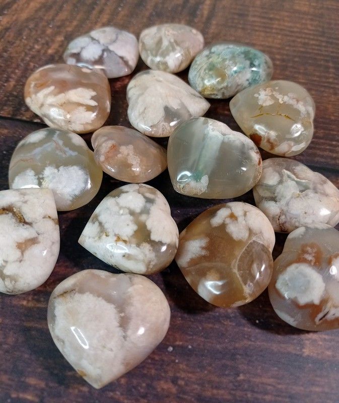 Cherry blossom. Corazones tallados en Ágata Flor de Sakura. Miden xx Procedencia: Madagascar ...