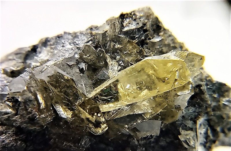 Anglesita cristales color amarillo — litosphera