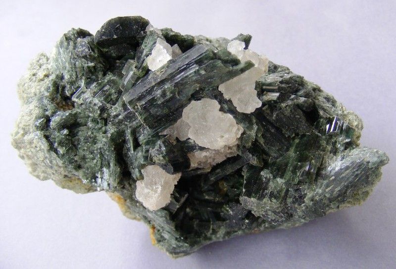Diopsido con cuarzo — litosphera