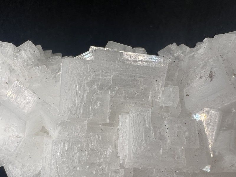 Halita "Cristales en tolva" — litosphera