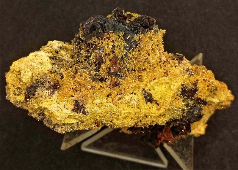 Mimetita cristales sobre matriz — litosphera