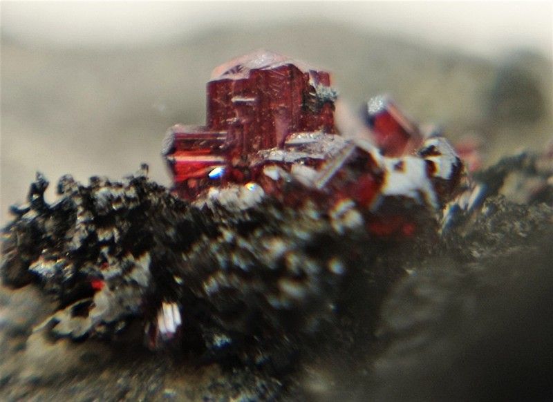 Proustita sobre Galena — litosphera