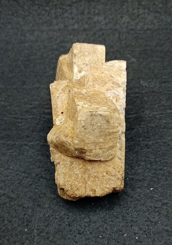 Sanidina (agregado de cristales) — litosphera